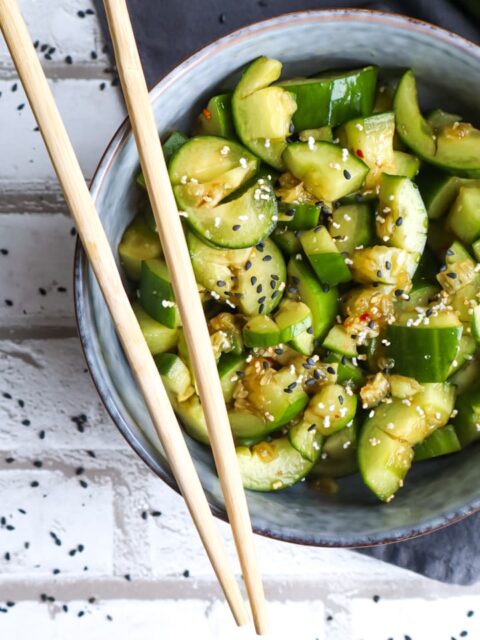 Zerschlagener Gurkensalat Smashed Cucumber